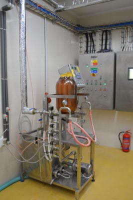 KCM-10 Machine for the manual rinsing, sanitation, filling of beer kegs
